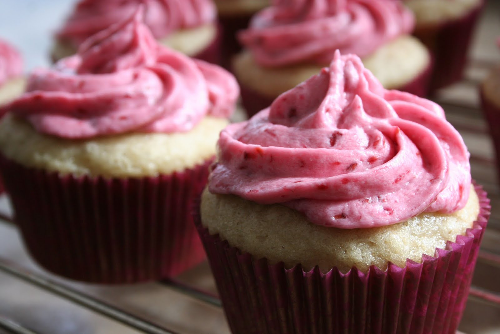 Naked Cupcakes: Vanilla Cupcakes with Raspberry Buttercream