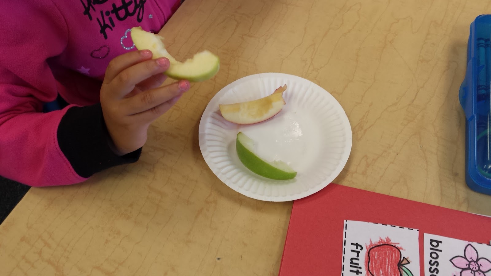 Colors and Kindergarten: Apples!!