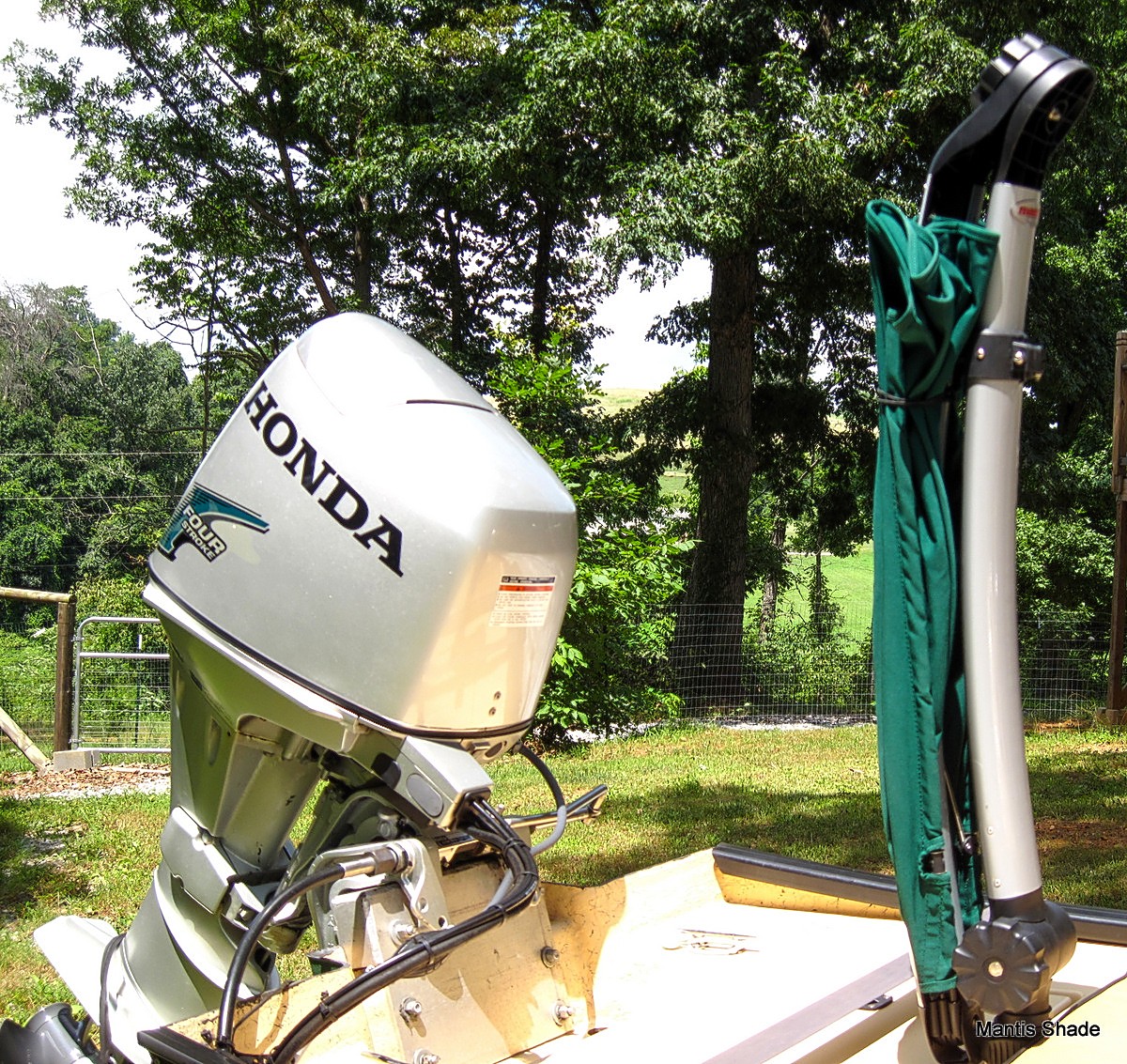 Gary's Outdoor Wanderings2: MANTIS SUN/RAIN SHIELD