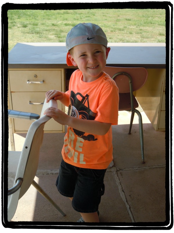 HELLO Monday! - CiCis Corner F