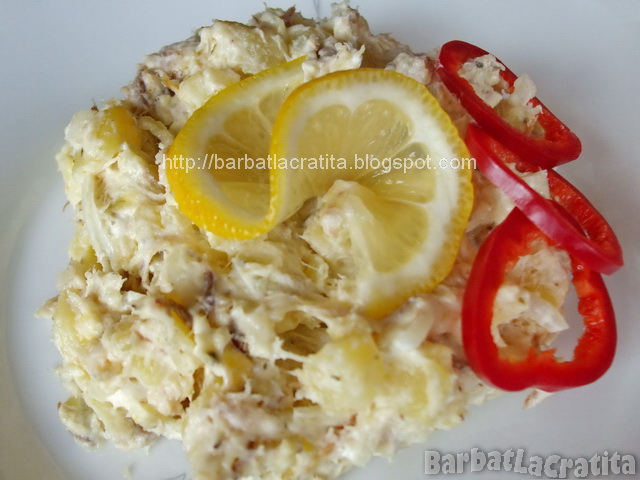 Salată de peşte afumat | Rețete BărbatLaCratiță