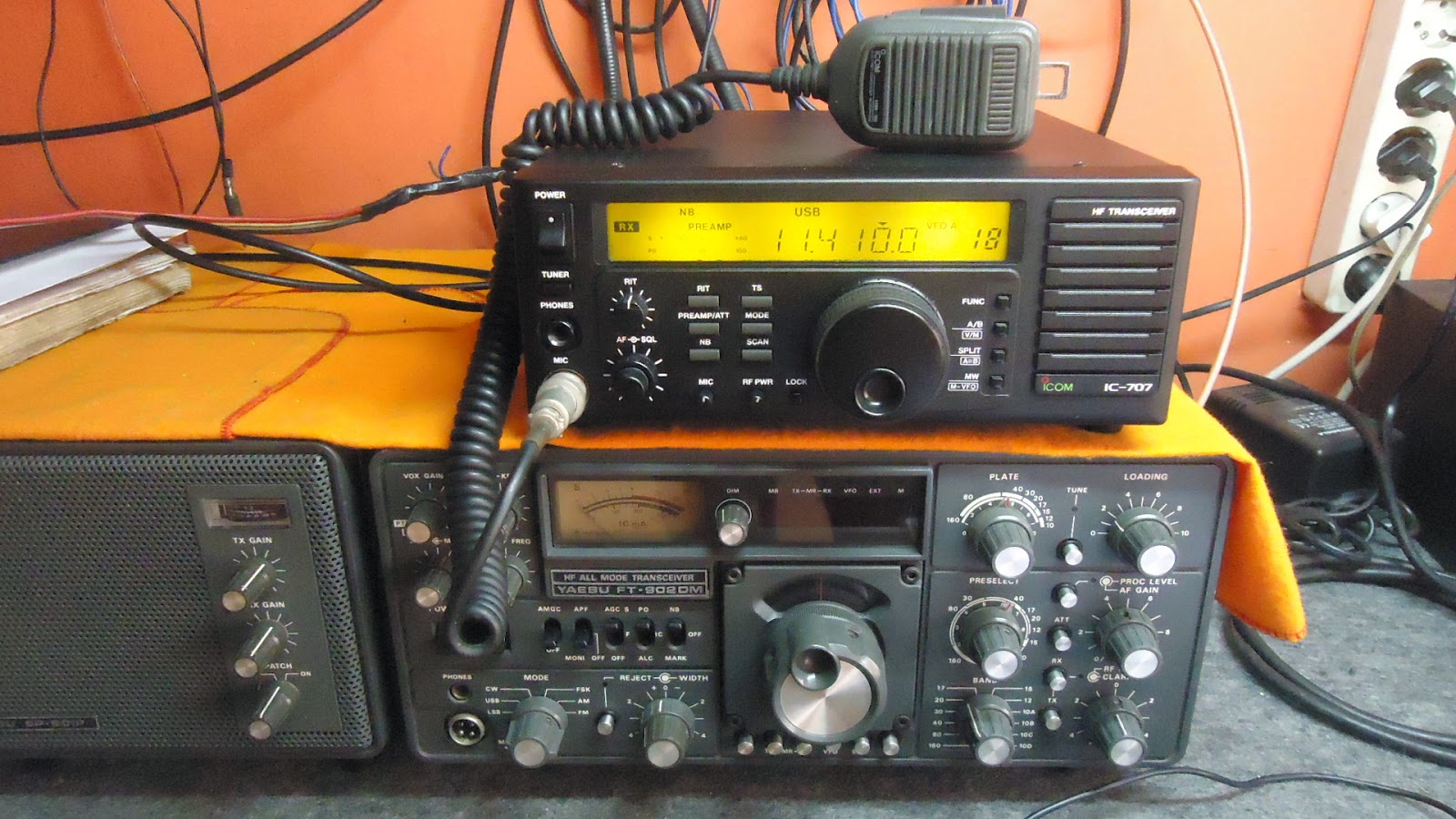 OBIN RADIO: HF ICOM IC 707 (SOLD)