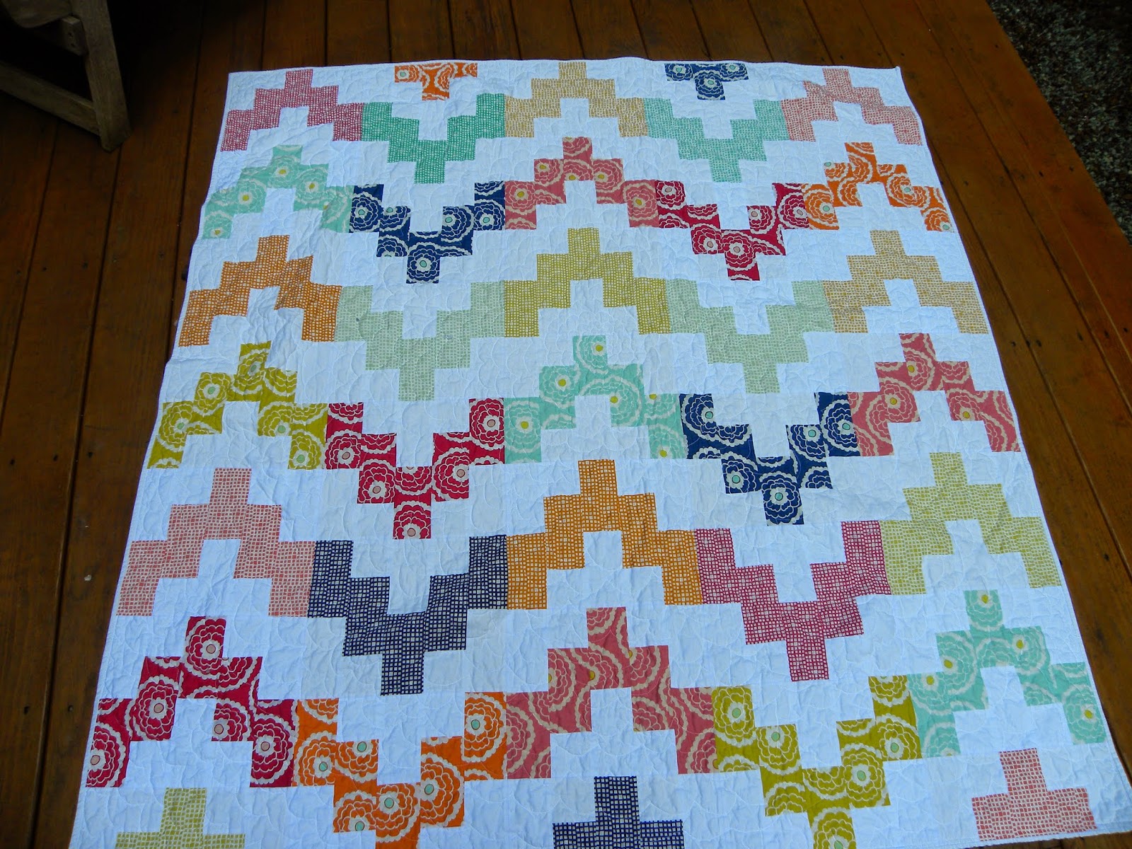 Grammie Q's: Friday Finish-Belle Waves Quilt