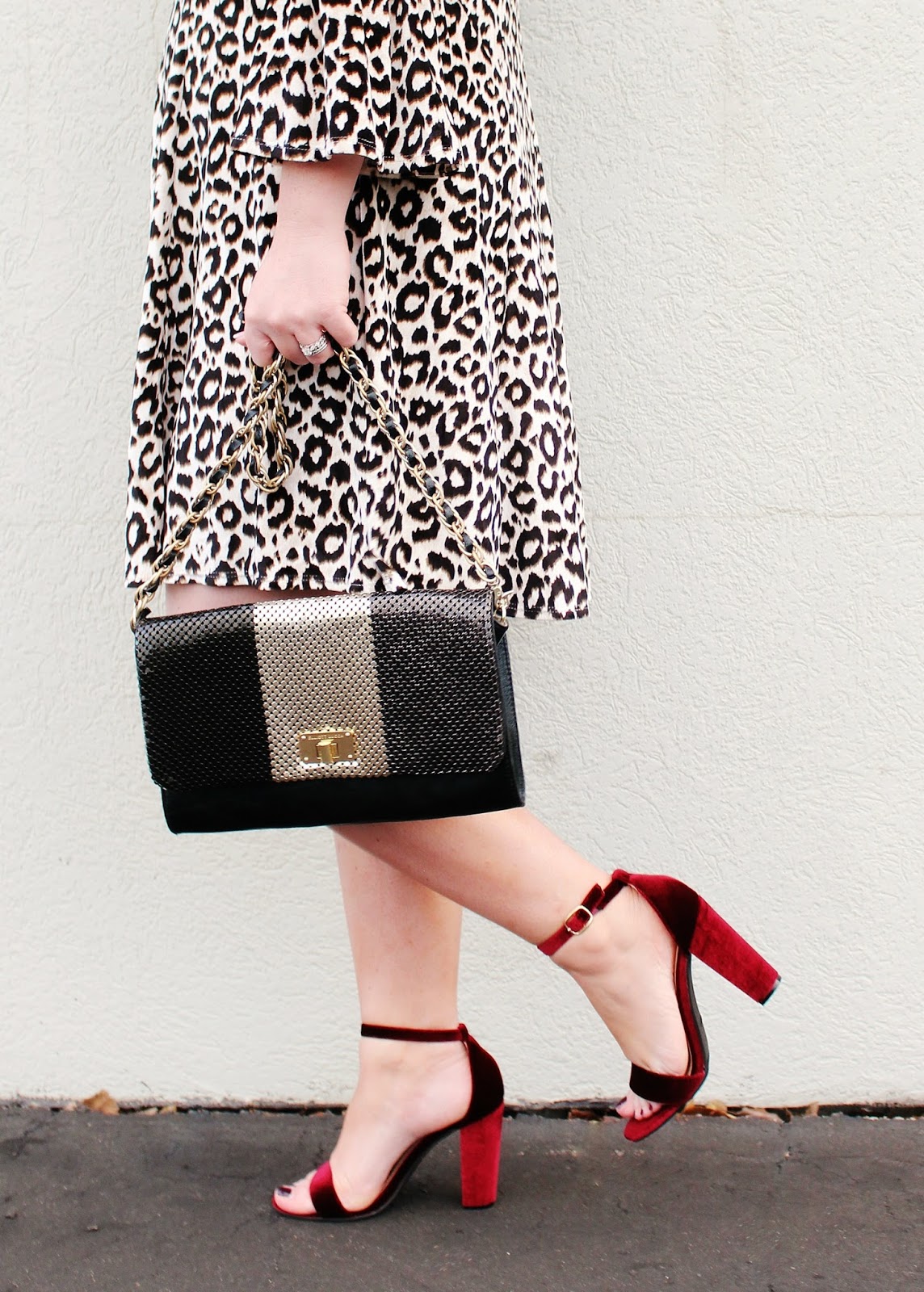 Velvet Holiday Styles | Versona | JANA STYLE® | A Fashion + Style Blog