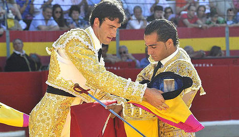 Blanco y Oro: * Alternativas de toreros en 2012 (Cap-II).