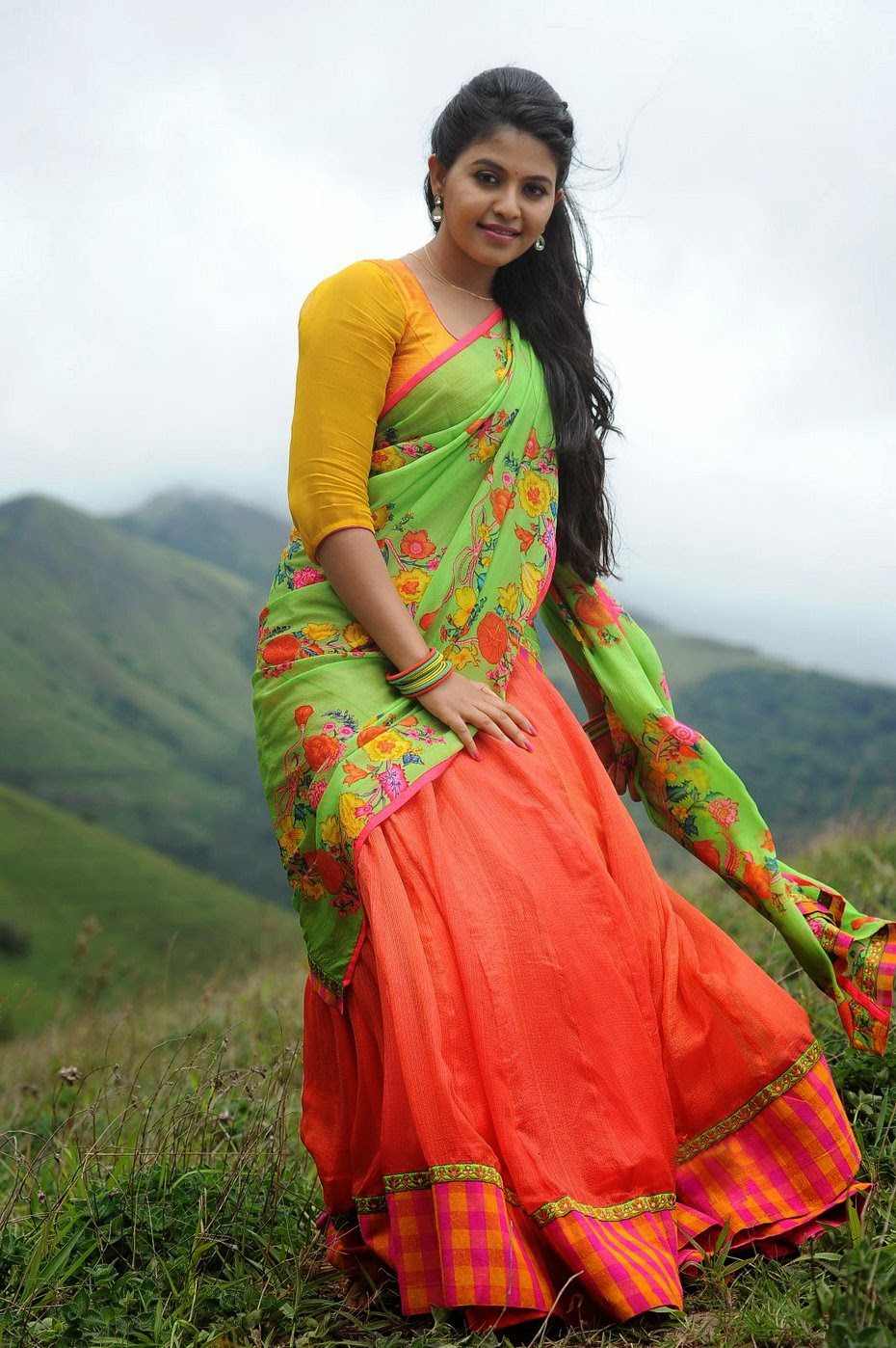 Anjali Half Saree Latest Stills - Latest Movie Updates, Movie ...