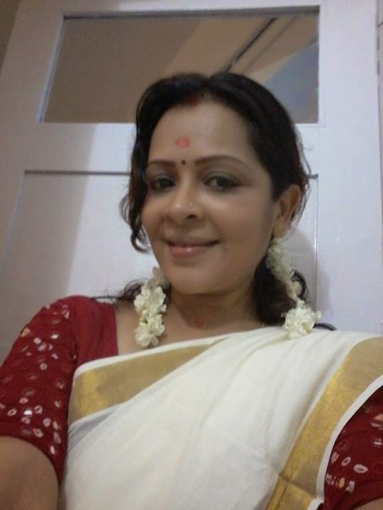 Devi Ajith Hot Spicy Pics In Saree Mallu Serial Actress - FILM ACTRESS PLUS