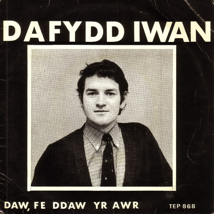 Thoughts of Chairman Mwyn: Review of Dafydd Iwan documentary S4C.