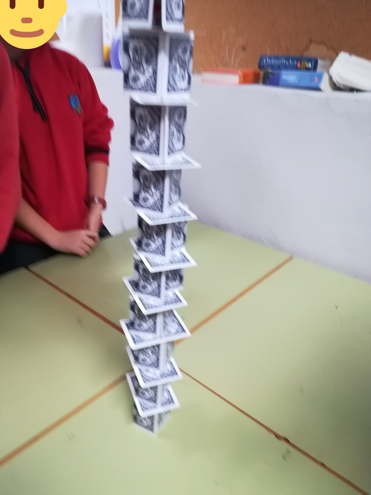Immaculúdica: [ABJ] Jugamos a construir una torre en Tutoría