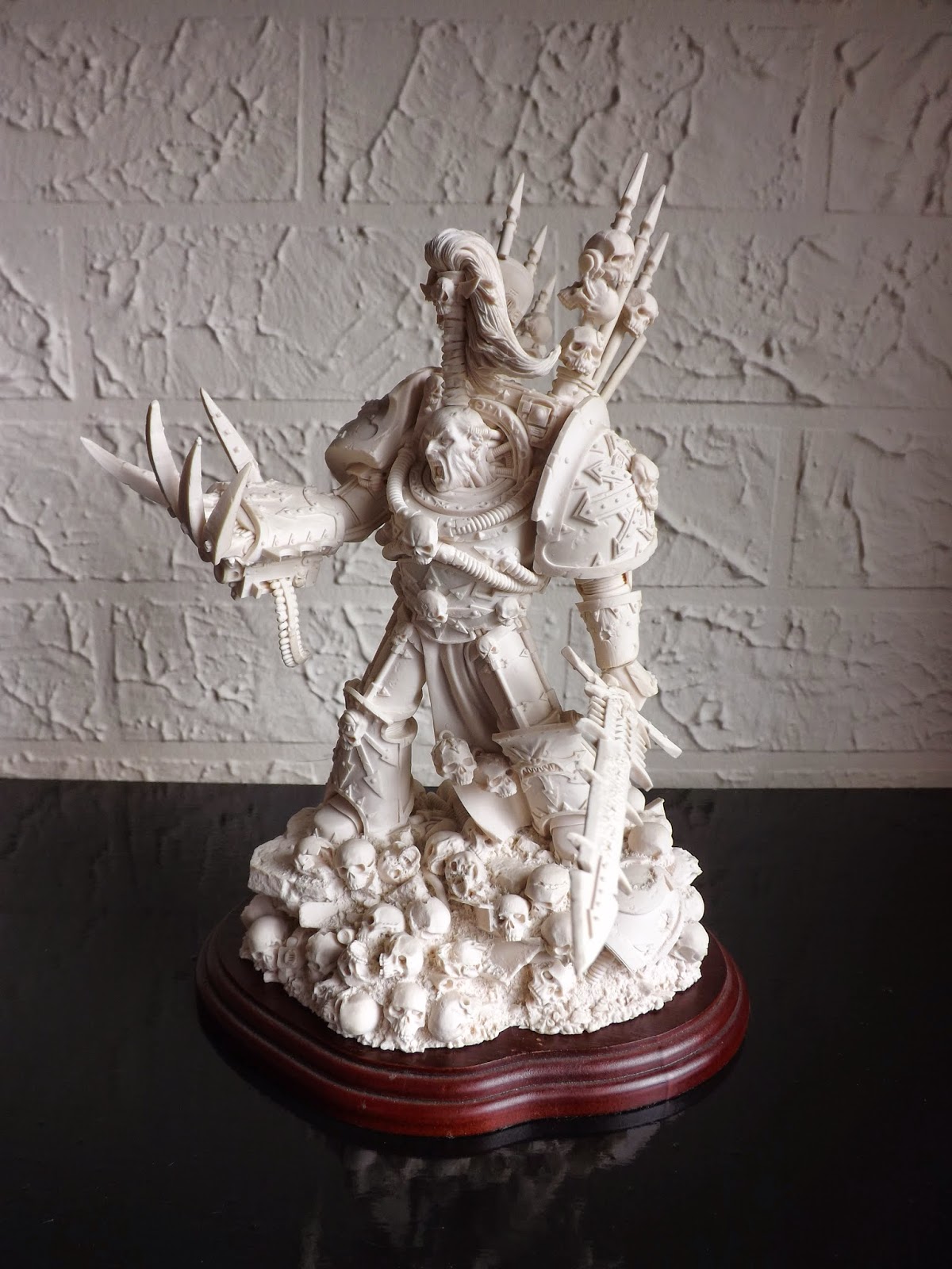 Limited Edition Warhammer models: Busts and Statue - Abaddon the ...