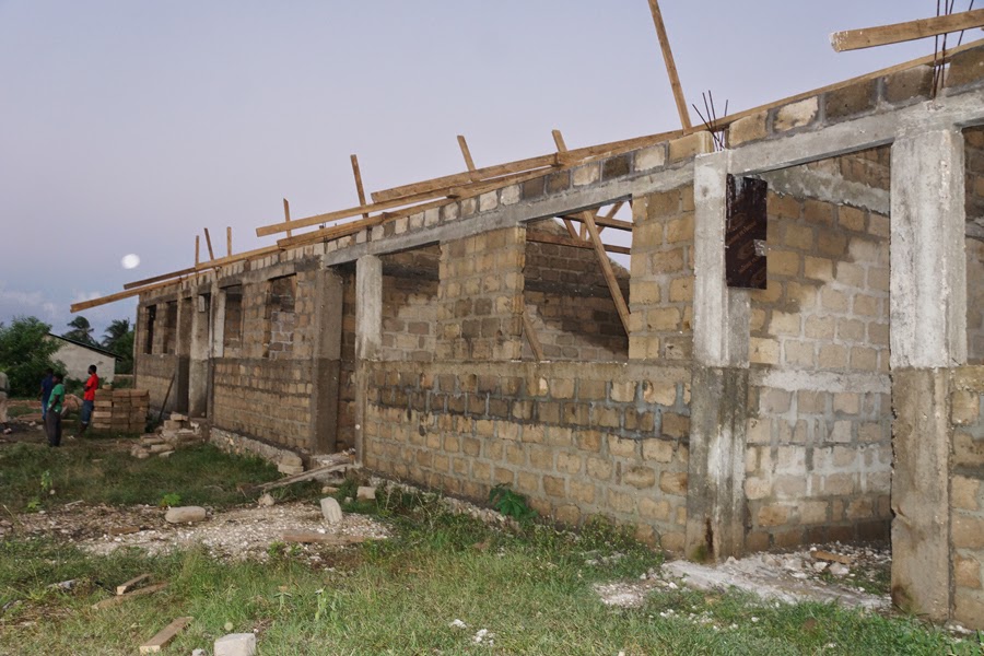 MATUKIO @ MICHUZI BLOG: Kompyuta 230 zatolewa kwa ajili ya Skuli mbali ...