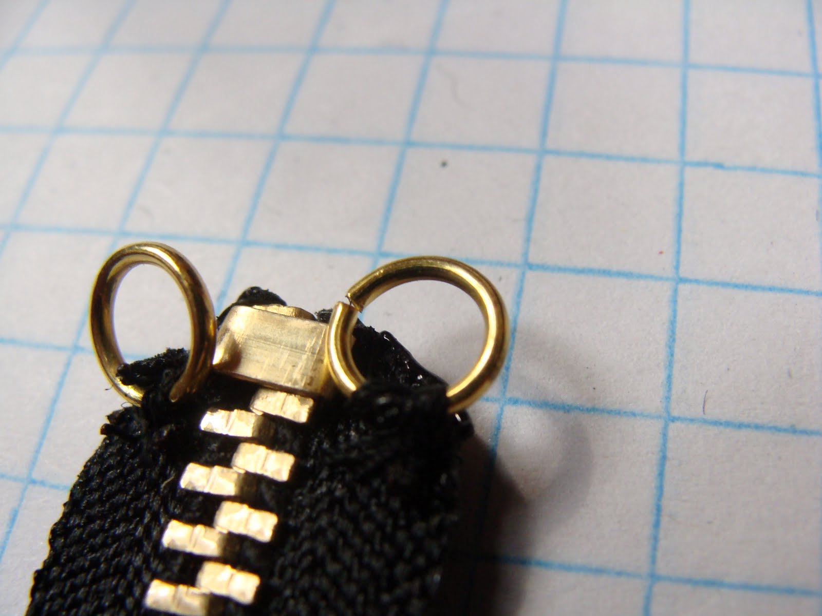 To The Nines...: Cute but Edgy Zipper Bracelet Tutorial!