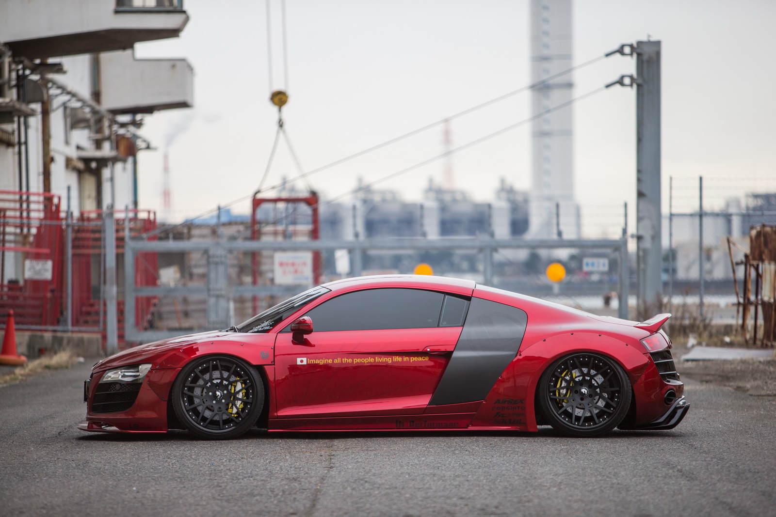 Liberty Walk Widen The First-Gen Audi R8