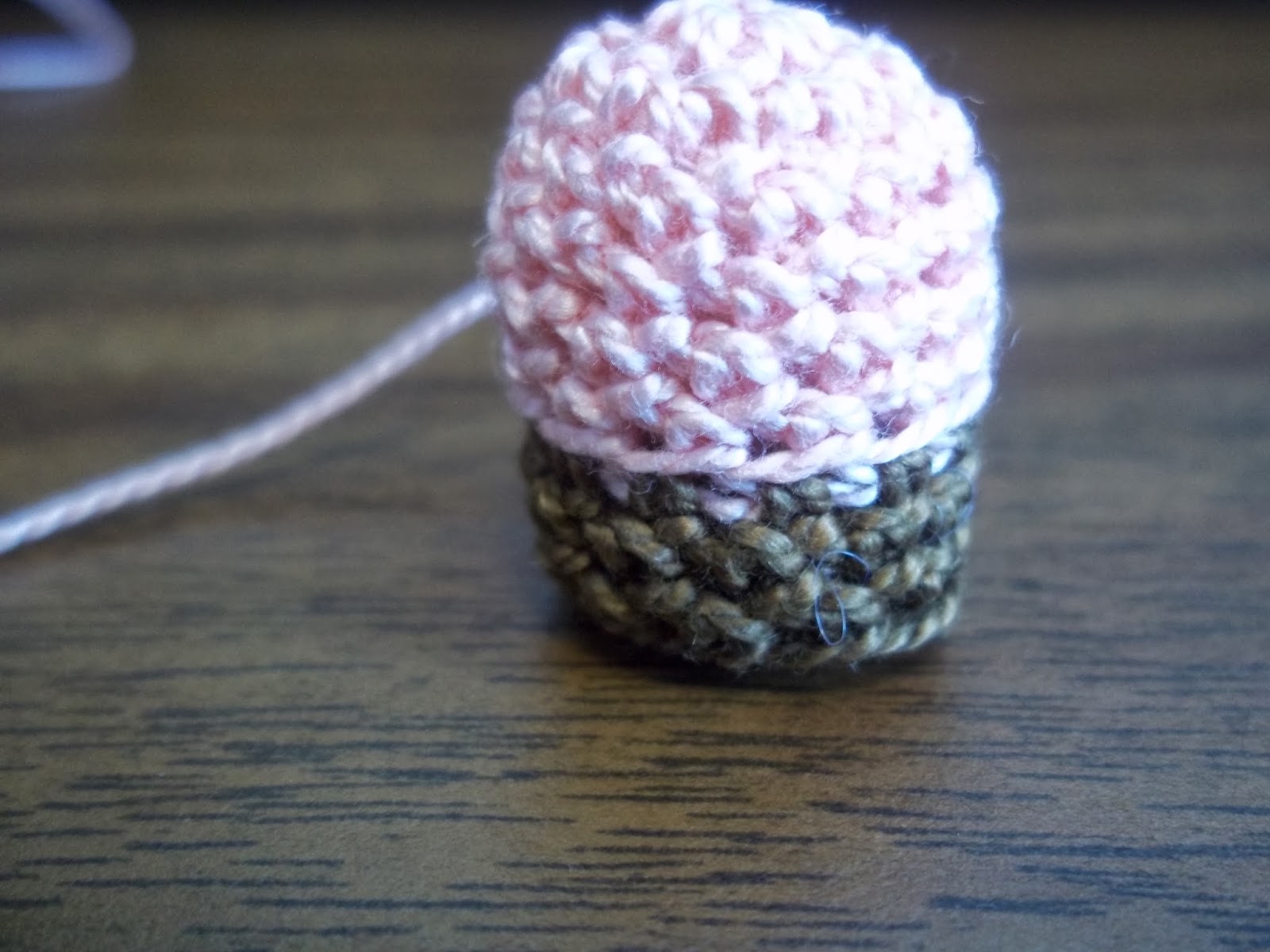 Eden is only a dream away: Crochet mini food pendants!