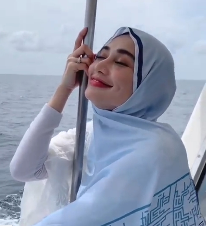 MYARTIS.COM | MYARTIS | MY | ARTIS: 5 GAMBAR PERCUTIAN ROMANTIS WAWA ZAINAL SEBELUM BERPANTANG