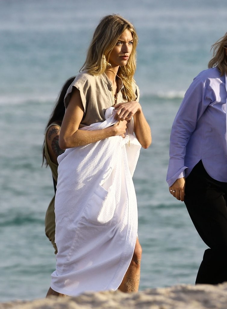 Daily Celebrities Paparazzi, Candid and Photoshoot Pictures: Martha ...