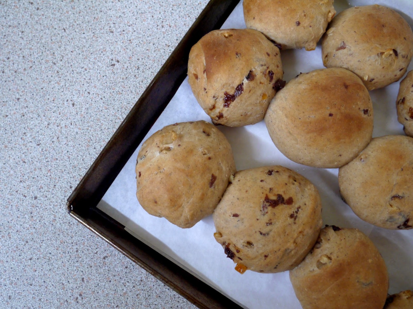 This Muslim Girl Bakes: Spiced Fruit Buns.