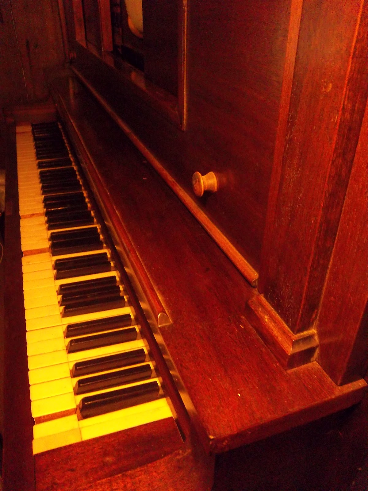 Player Piano Photos for Freecycle: PLAYER PIANO, Schleicher & Sons, Antique