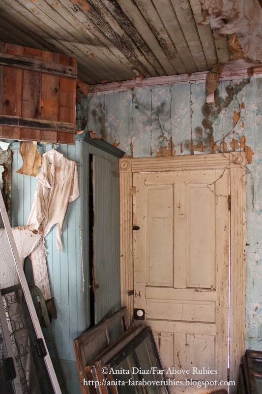 Reclaiming vintage trim - Whispering Pines Homestead