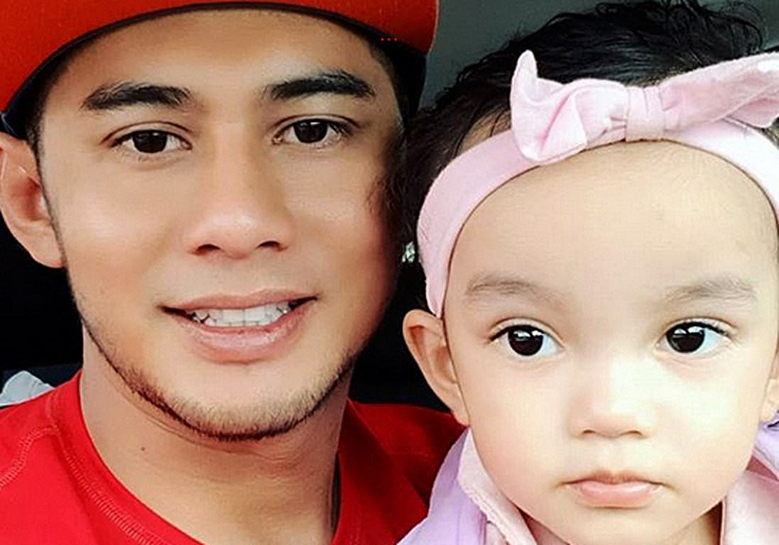 MYARTIS.COM | MYARTIS | MY | ARTIS: KOMEN DI FOTO PEMBACA BERITA, HAWA ...