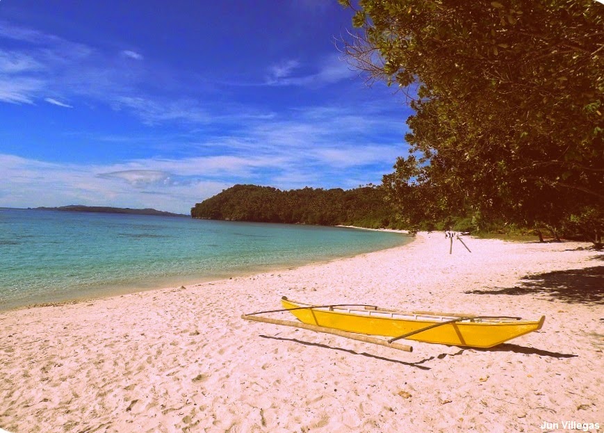 Smart Backpacker: Pink Sand Beaches in the Philippines