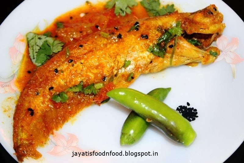 Jayati's Food Journey - Enjoy!!!: Pabda r Jhaal - Pabda Fish Curry