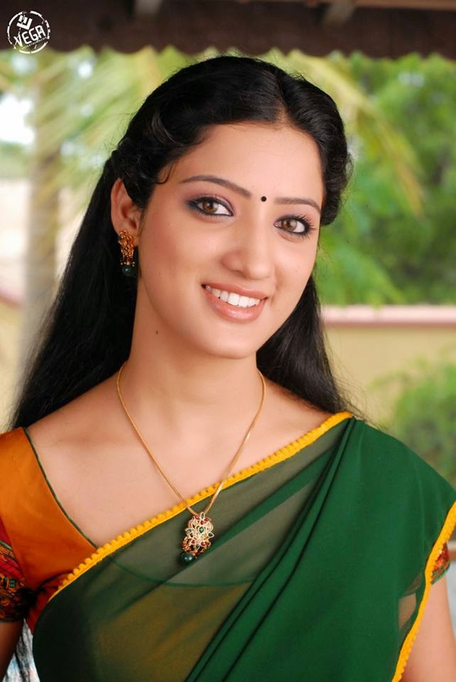 CHODAVARAMNET: RICHA PANAI - ACTRESS AND MODEL