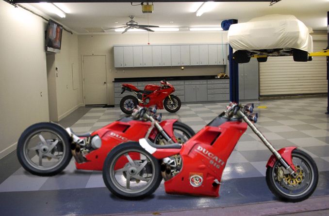 Power Sliding Sidecar: Ducati Chopper and Low Rider by Valand