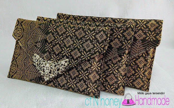 ctnhoney: Songket Envelope Clutch