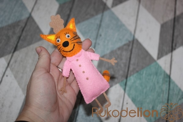 Artesanatos com Moldes: TPN Kota em feltro