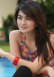 Biodata dan Foto Kadek Devi - Aulia Rachma