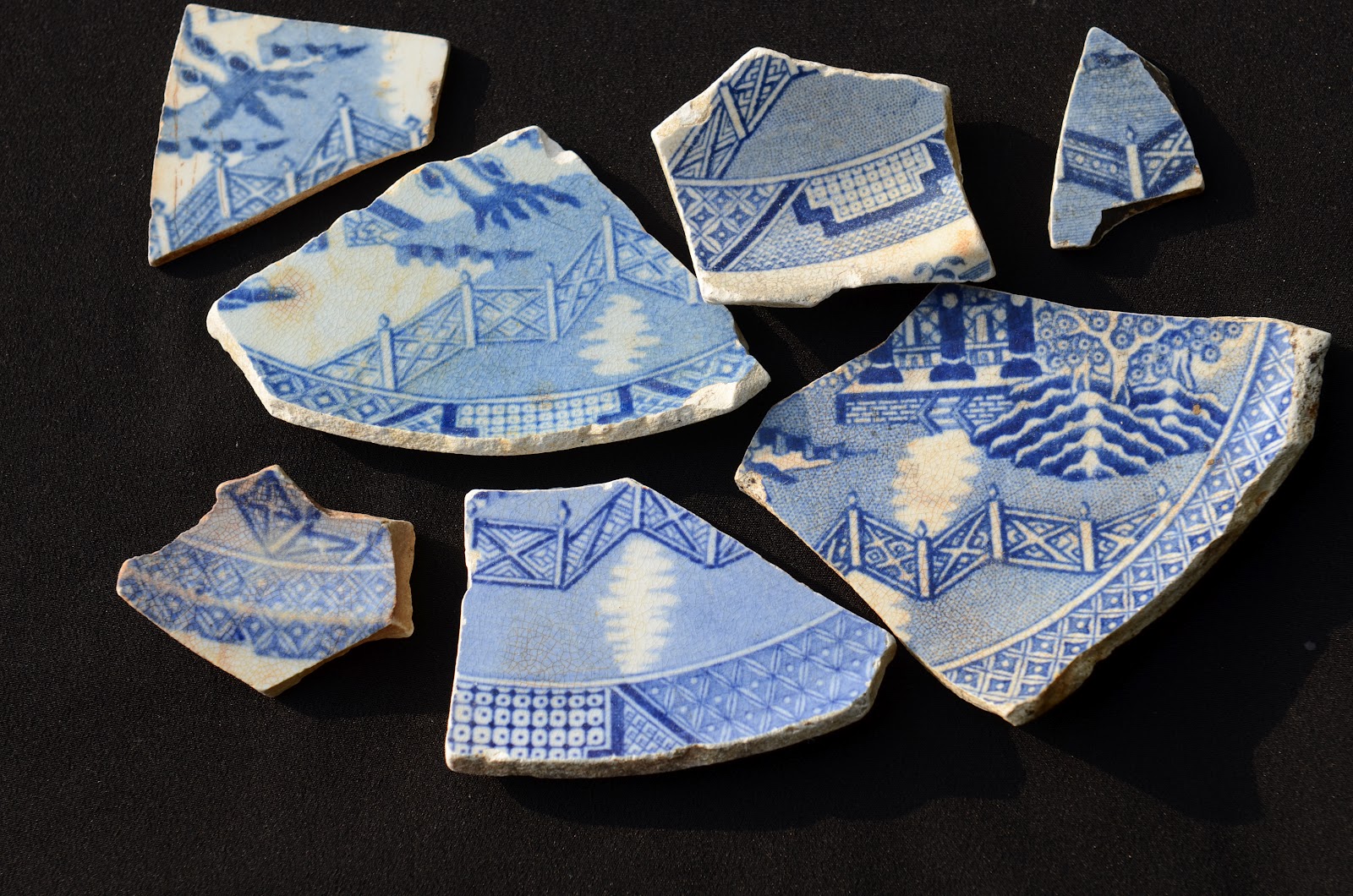 Mudlarking: Willow Pattern Fragments