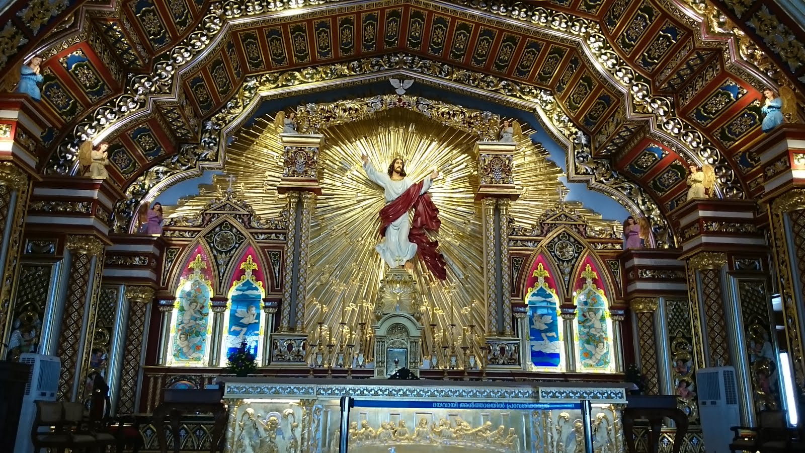 Main altar of the new edappally church