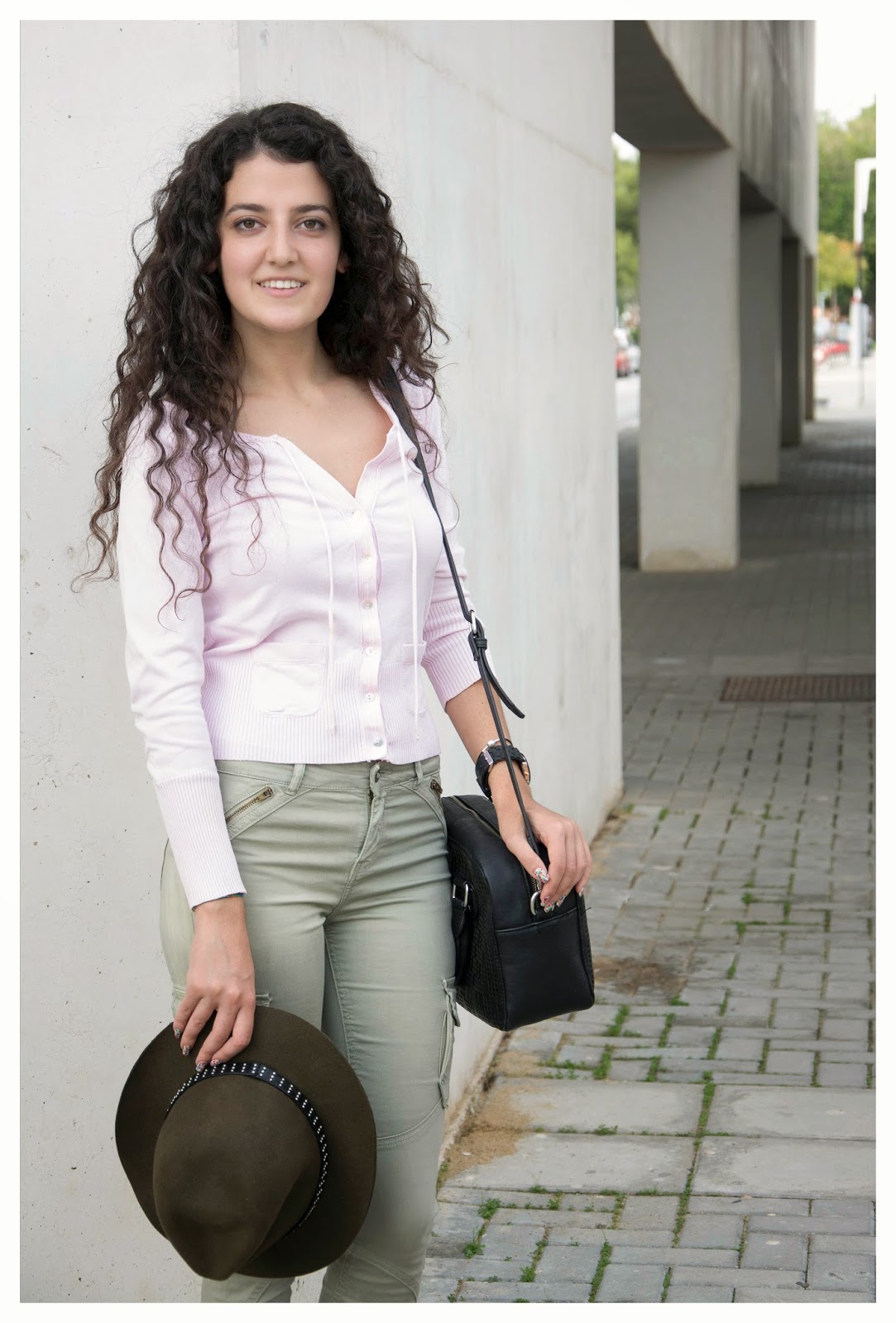 rizar el rizzo: A TOUCH OF PINK