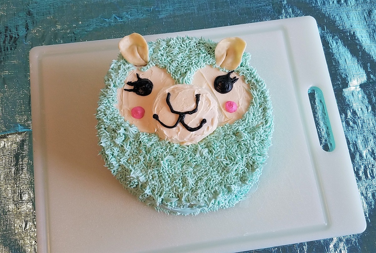 Clever, Crafty, Cookin' Mama: Llama Alpaca Birthday Cake