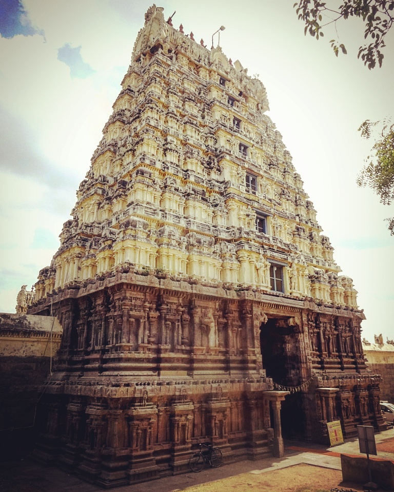 ashokism...: Jalakandeswarar temple at Vellore Fort