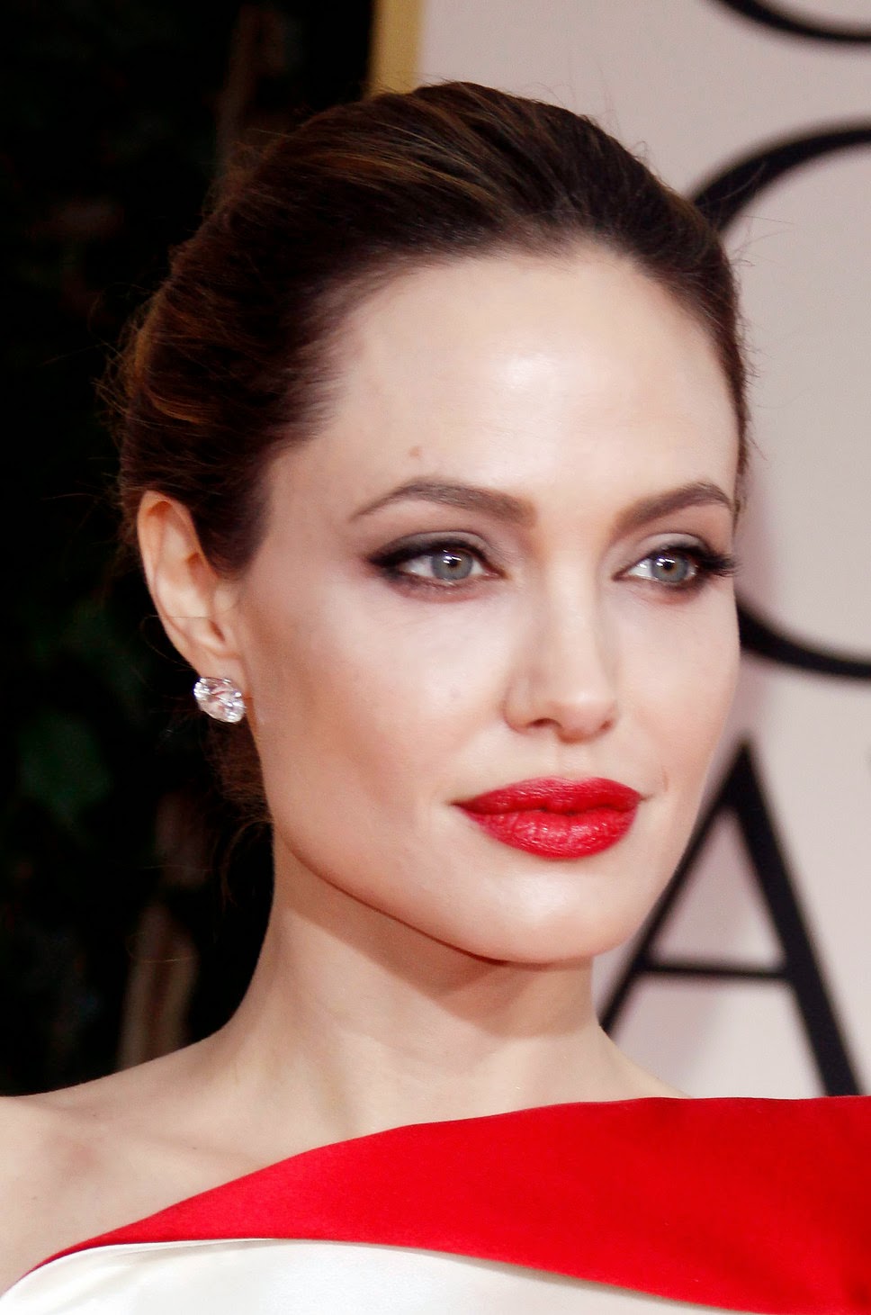 Nails tale : Karmin twych ust. #1 Blada cera czerwone usta?