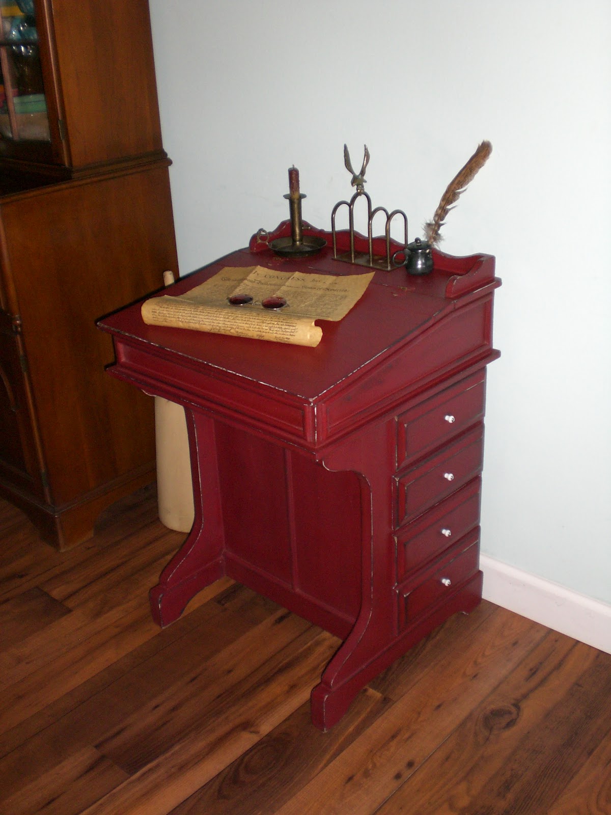 Red Shed Vintage: Nifty Thrifty Desk Makeover!