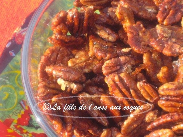 La fille de l'anse aux coques: PACANES ÉPICÉES À L’ÉRABLE