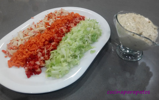 cocina para patos: ENSALADA MIXTA CON PALITOS DE CANGREJO Y SALSA ...