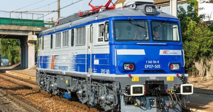 Zmodernizowana lokomotywa EP07–505 wyjechała na tory