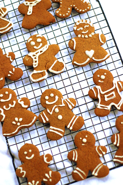 Crackers on the Couch: 12 Days of Christmas Treats: Gingerbread Men