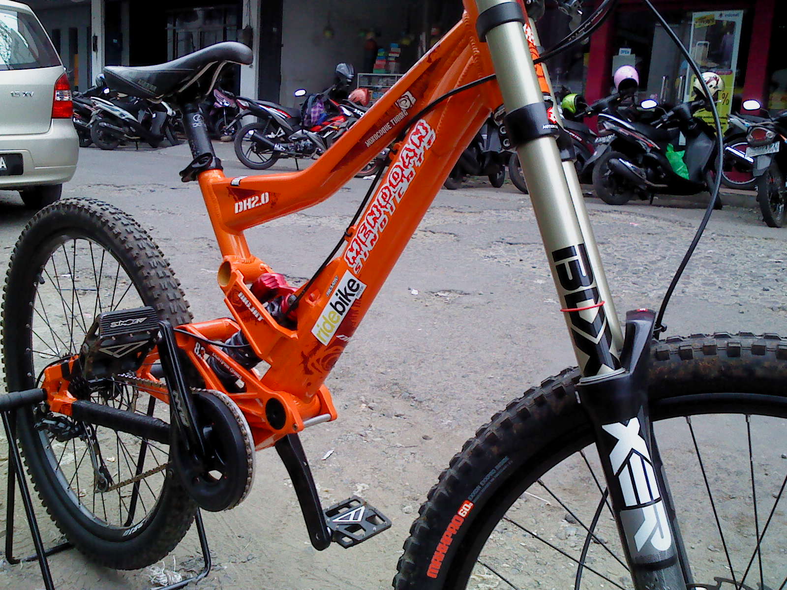 BAN GEDE: Polygon Collosus DH 2.0 (Rakitan)
