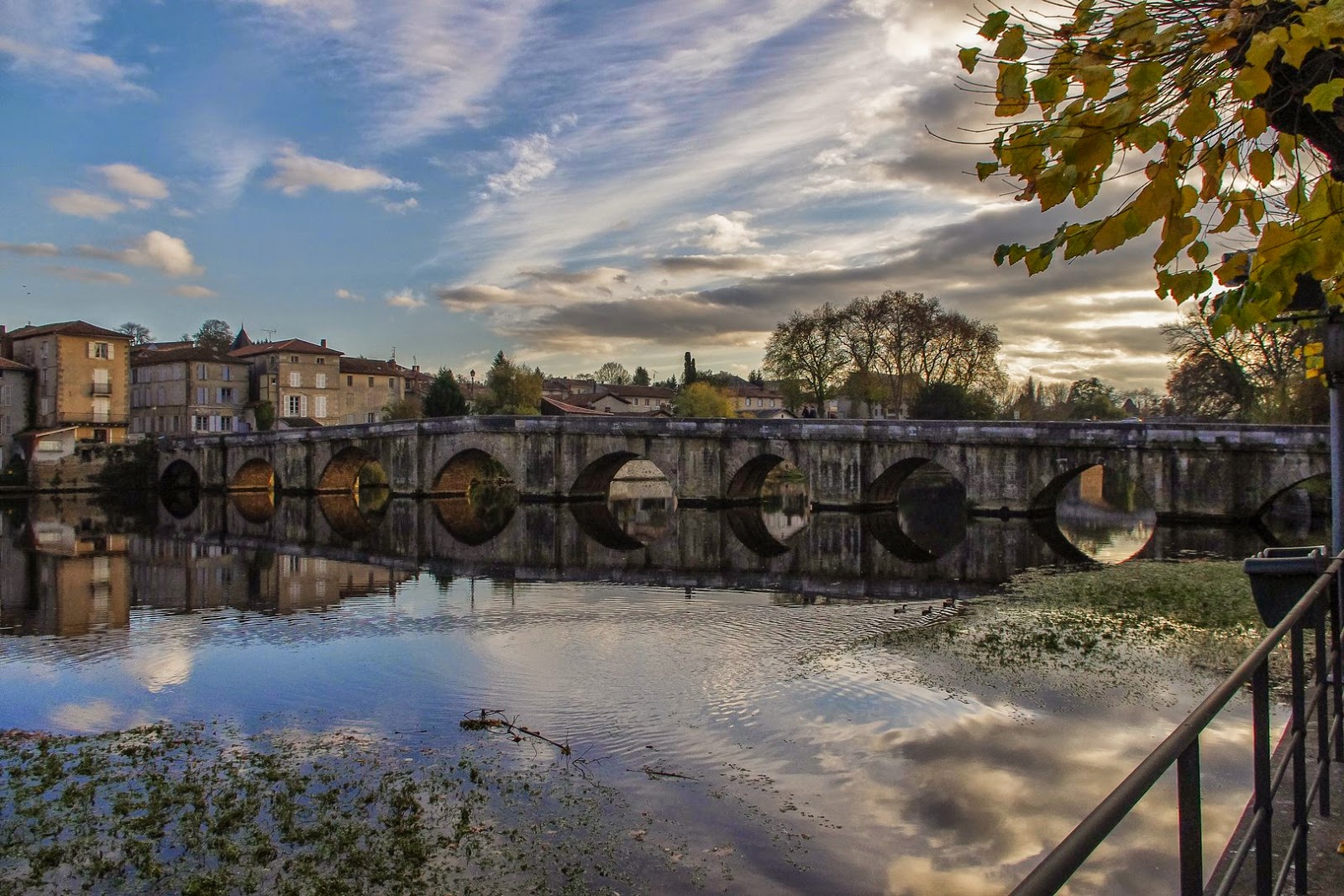 BALADEPHOTOFG: VILLES ET VILLAGES