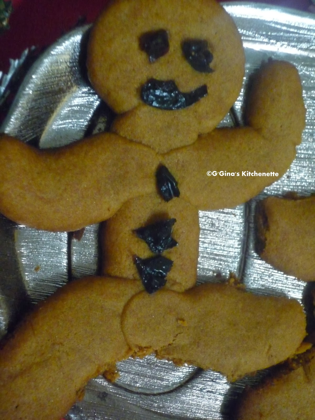 G'Gina's Kitchenette: Gingerbread men biscuits