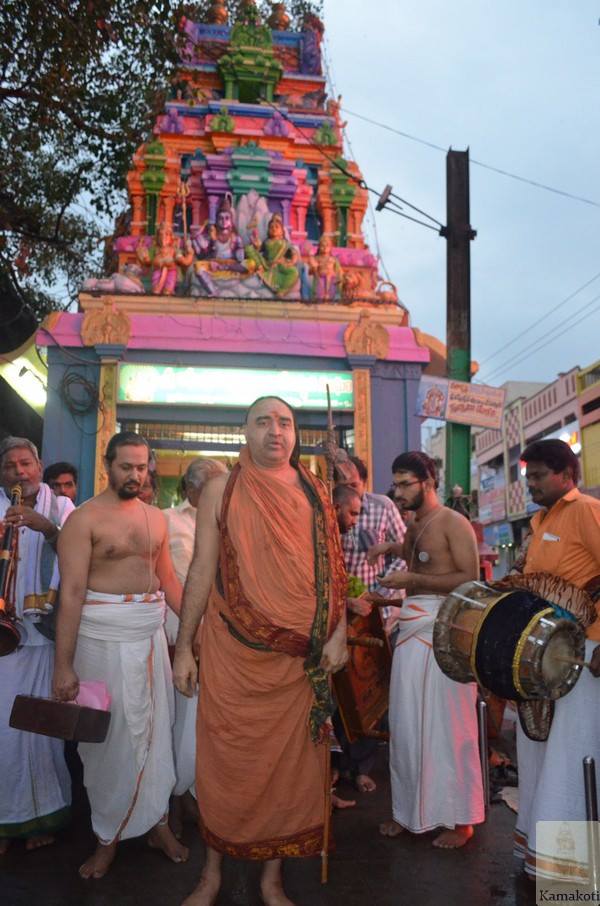 Shankara!: Bala Periyava visits Temples and Veda Patashala in Vijayawada!