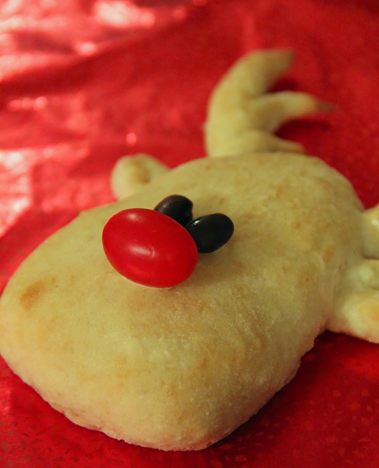 Jo and Sue: Rudolph The Red Nose Reindeer Bread