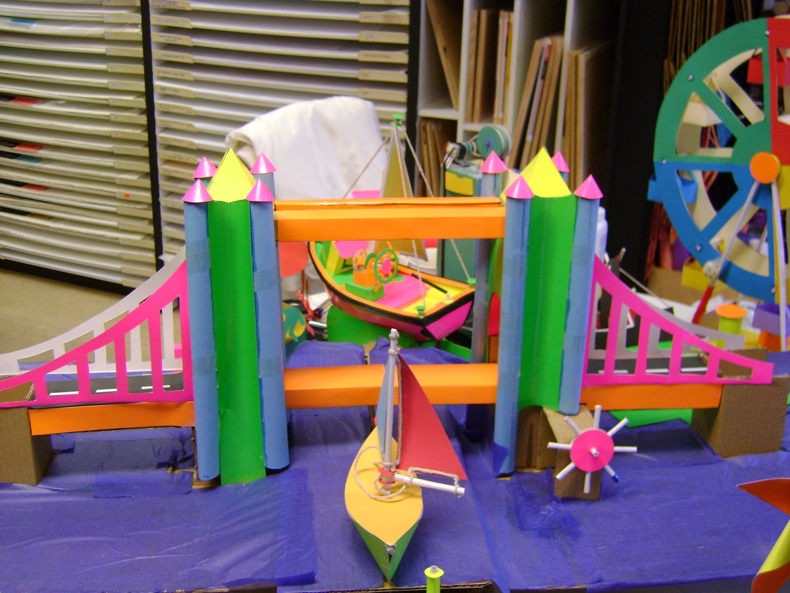 Engineering on art : Paper Tower Bridge