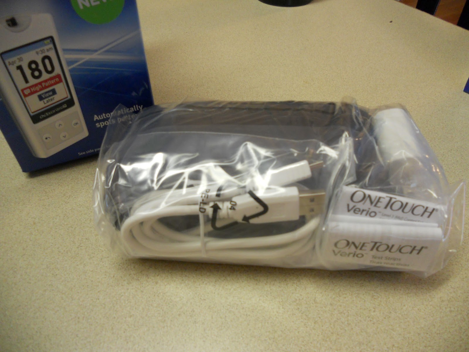 Naturally Sweet Sisters: Meter Review - One Touch Verio IQ