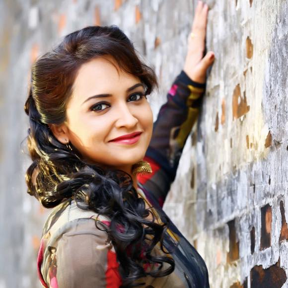 Actress lena new photos ~ Police and Kallan